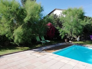 Piscina exterior sazonal 