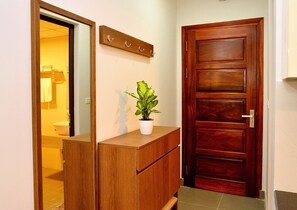 Secretária, Wi-fi grátis, roupa de cama fornecida