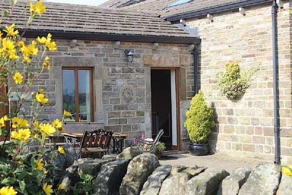 Lazy Daisys Farm Cottages - Peak District National Park