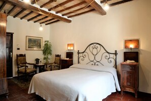 Quarto Duplo Superior | 1 quarto, roupa de alta qualidade, secretária 