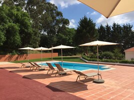 Piscina externa sazonal