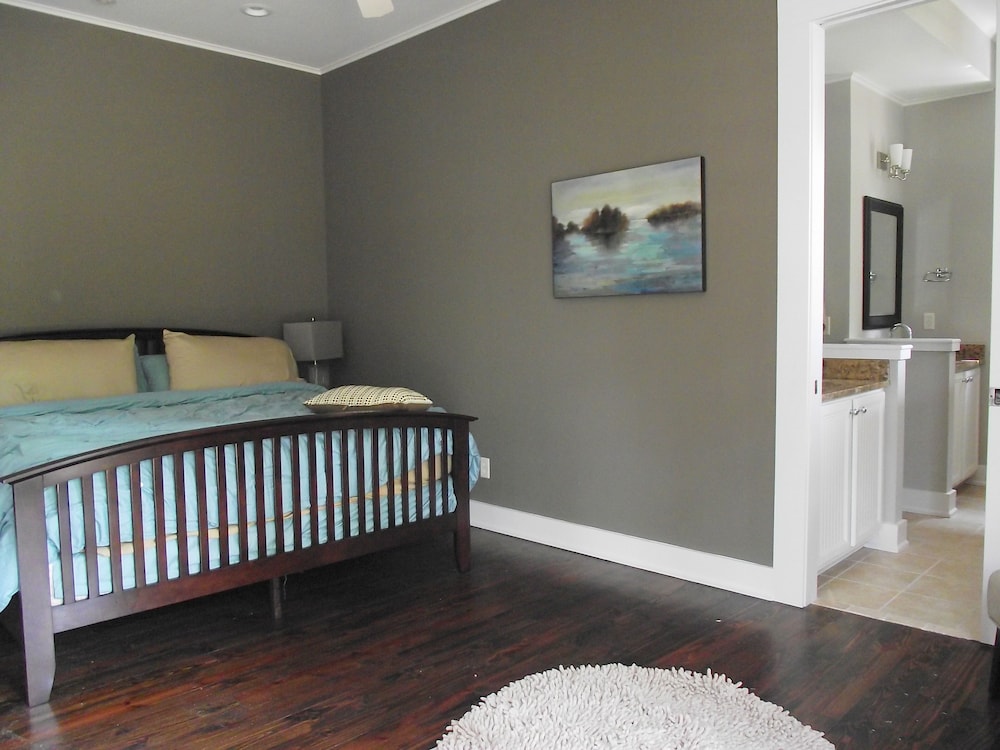 Bolton Cove: 10 Cricket Ln. Pool, Beach, Playground, Boat Rental - 4 Homes Avail - Lake Martin, AL