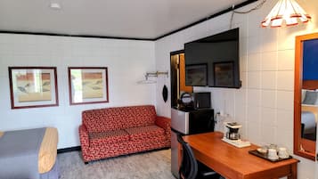 Quarto casal conforto, 2 camas Queen, para não fumantes | Escrivaninha, Wi-Fi de cortesia