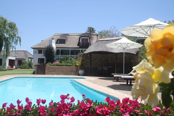 Acara Guest Cottages - Somerset West