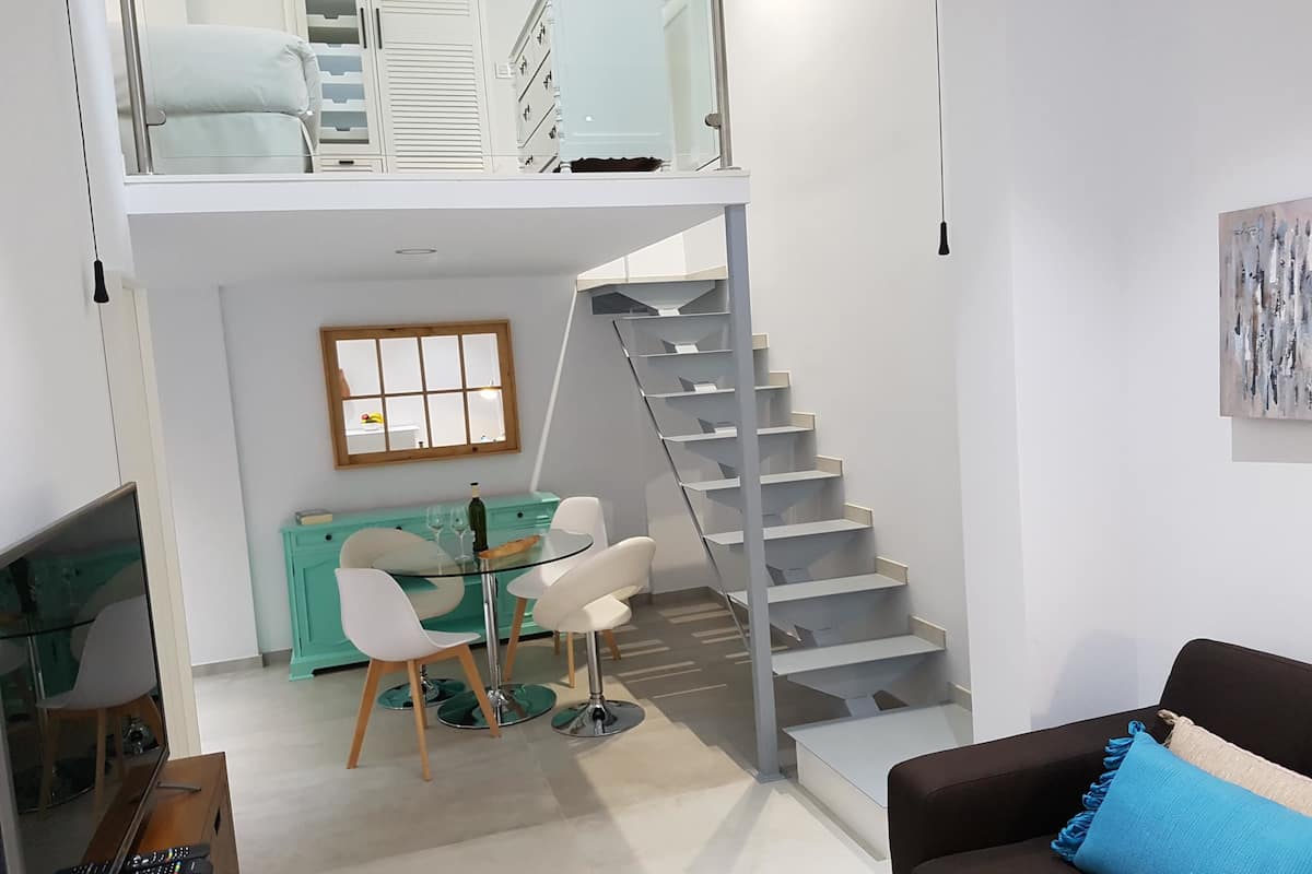 Dúplex, 1 quarto | 1 quarto, quartos insonorizados, ferro/tábua de engomar, Wi-fi grátis