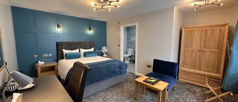 Quarto Duplo Executivo | Secretária, ferro/tábua de engomar, Wi-fi grátis