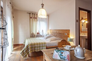 Casa de Férias Família, 6 quartos | 6 quartos, edredões de penas, minibar, secretária 