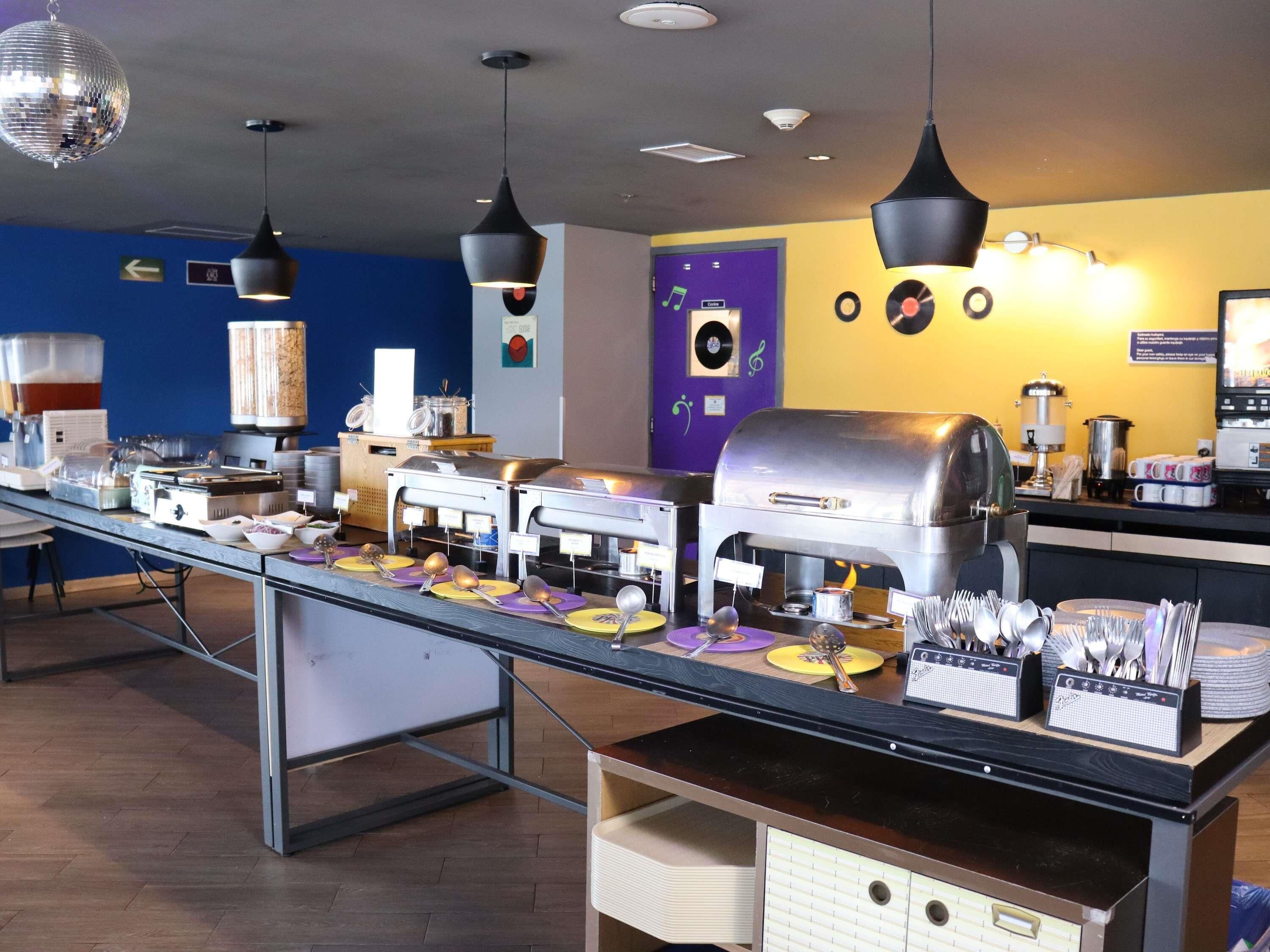Café da manhã continental grátis todos os dias