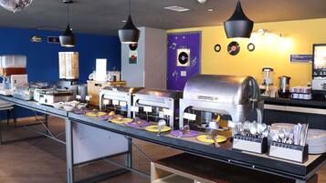 Café da manhã continental grátis todos os dias