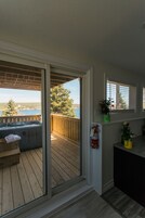 Estúdio Exclusivo, 1 cama queen-size, banheira de hidromassagem grande | Vista do quarto