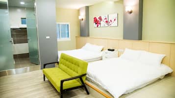 Quarto quádruplo superior | 1 quarto, roupas de cama premium, escrivaninha, quartos à prova de som