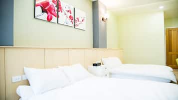 Quarto quádruplo superior | 1 quarto, roupas de cama premium, escrivaninha, quartos à prova de som