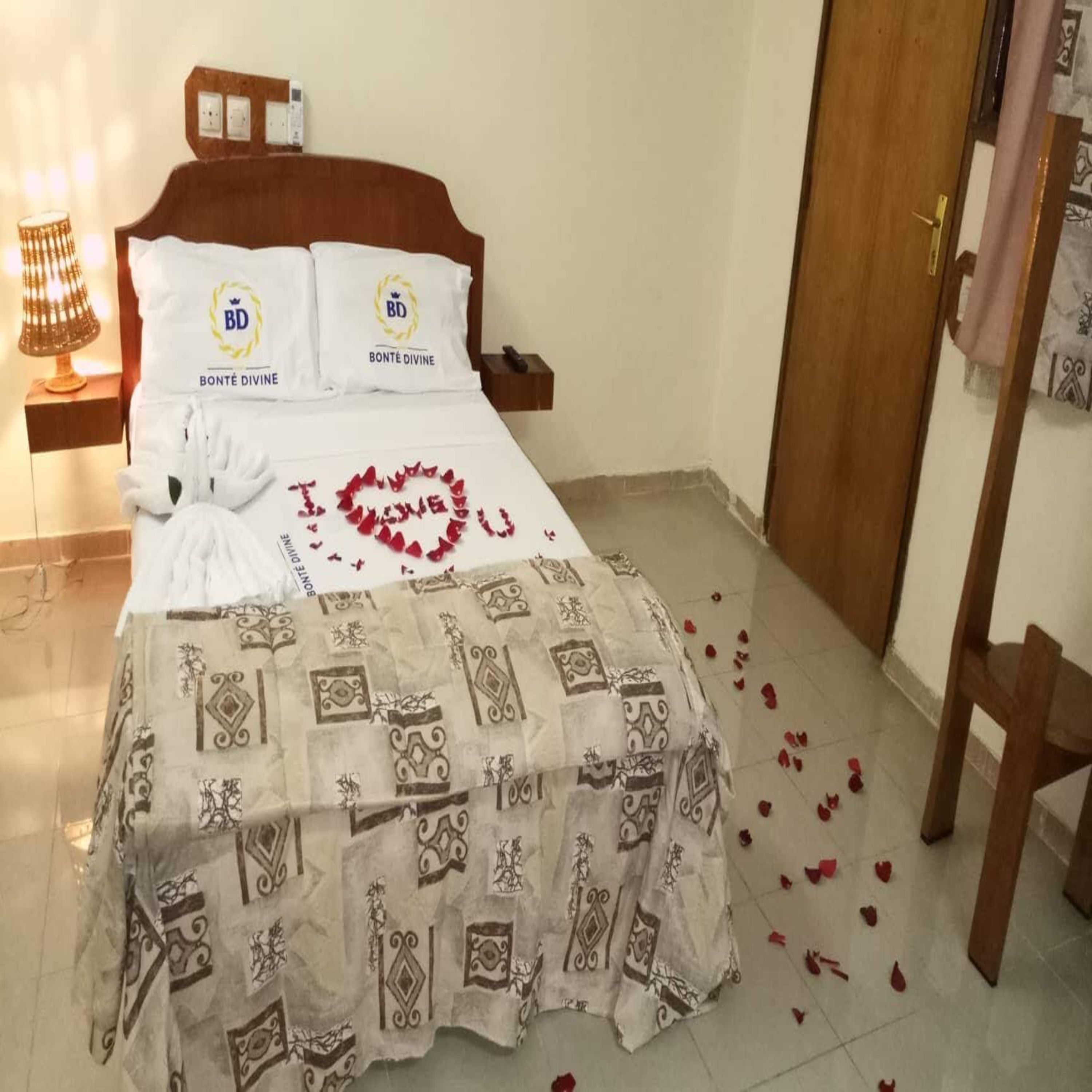 Suíte estúdio tradicional | Roupas de cama premium, escrivaninha, cortinas blackout