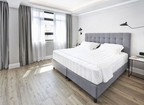Suite Júnior, vista para o parque | Minibar, cofre no quarto, cortinas/cortinados opacos 