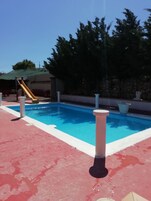 Piscina exterior sazonal 