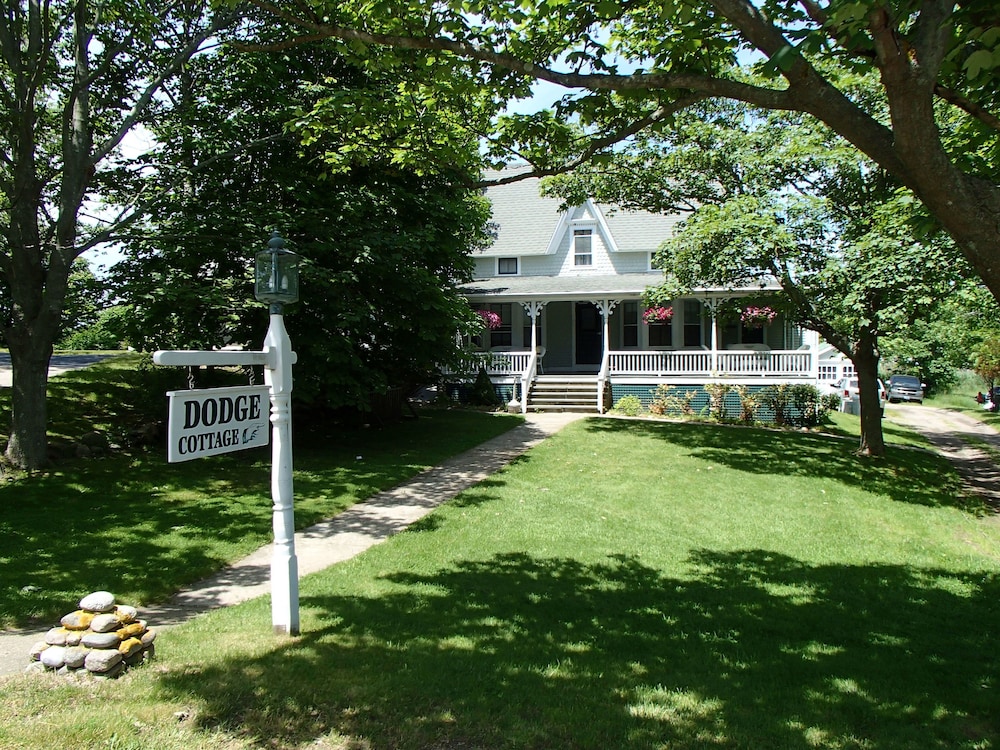 Dodge Cottage - Block Island, RI