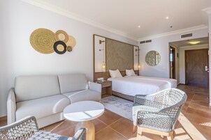 Quarto casal | Cofres nos quartos, cortinas blackout, Wi-Fi de cortesia, roupa de cama