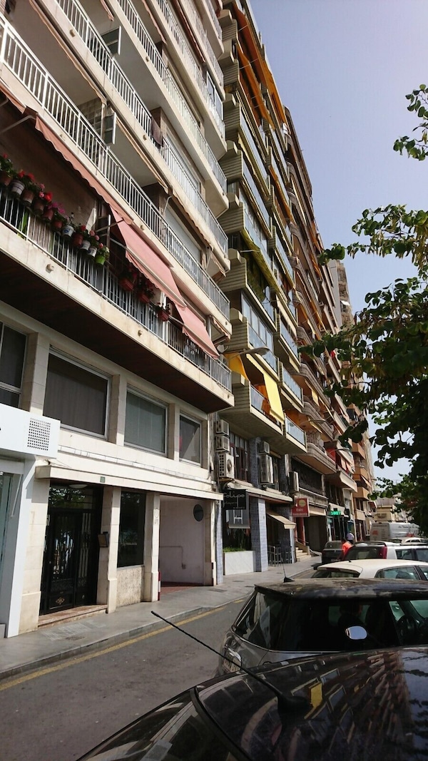 Unique Apt. W/pool- Across The Beach-wifi-a/c - Alicante