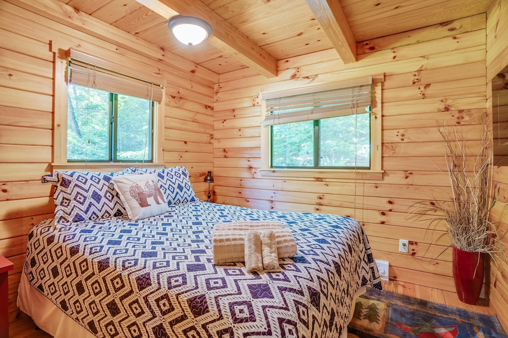 Tall Pines Log Cabin Retreat Disconnect, Relax, And Reconnect With Nature! - Lake Harmony, PA