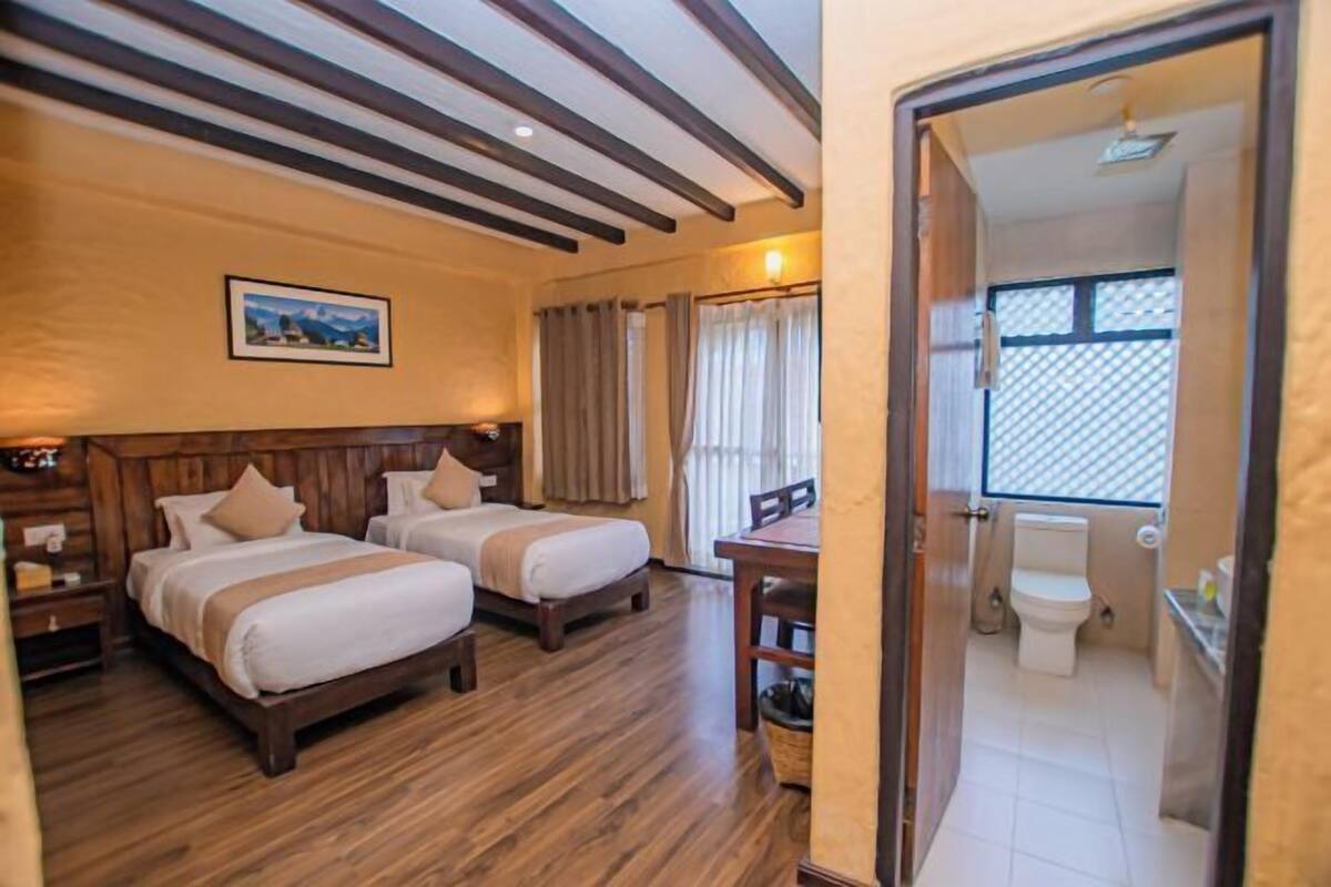 Minibar, cofre no quarto, secretária, quartos insonorizados 