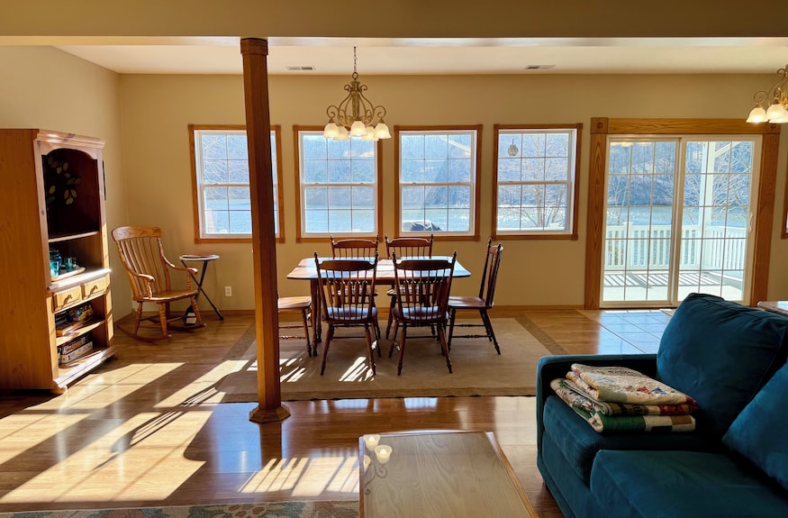 Relaxing Escape Or Fishing Getaway! Central Location For Hiking, Wineries, Fun - Marion, IL