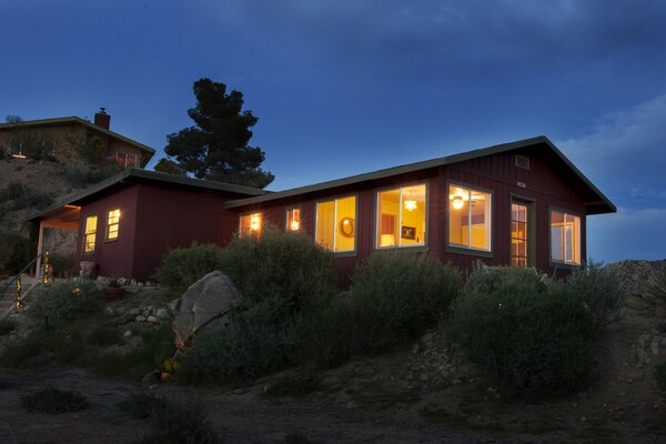A Sparkling Clean 1940's High Desert Cabin - Yucca Valley, CA