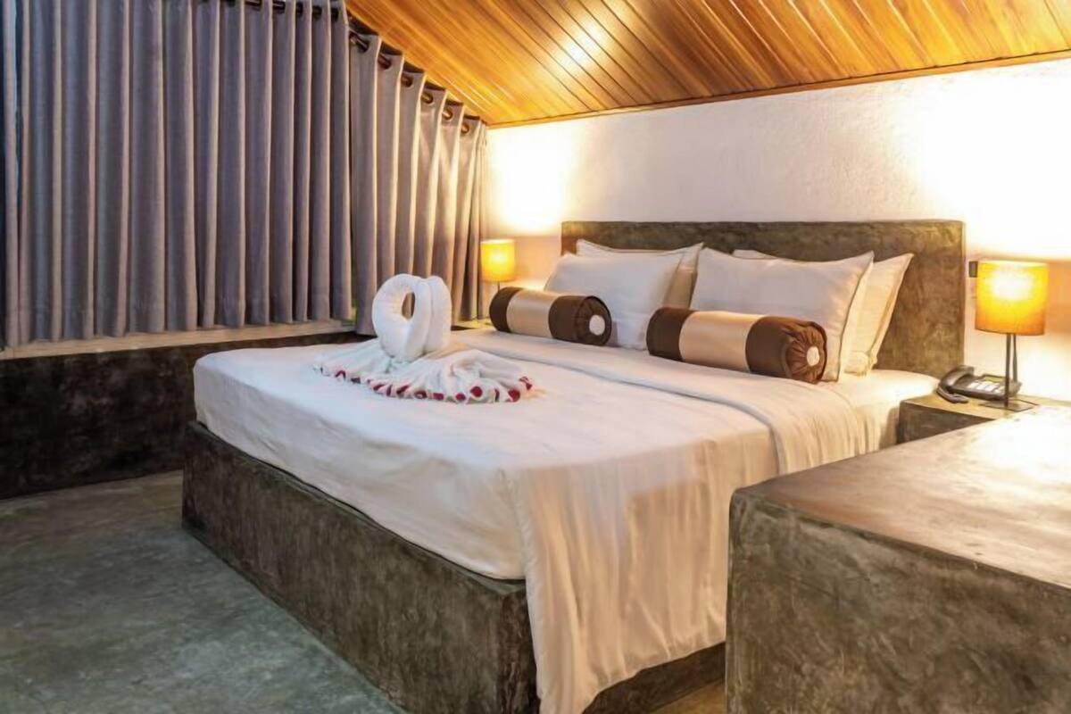 2 quartos, roupa de alta qualidade, edredões de penas 