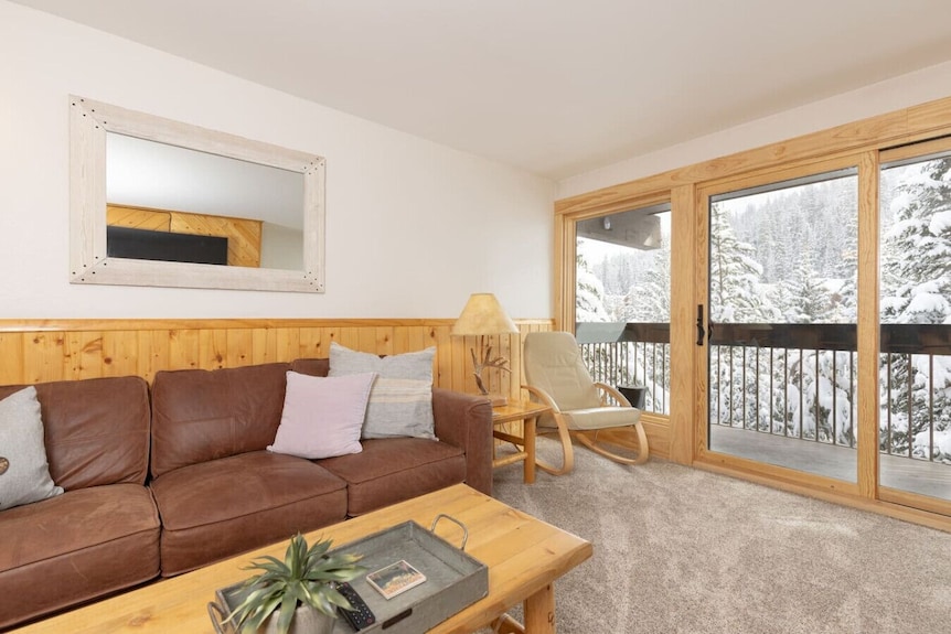 Cozy Slope-side 2 Bedroom, Walk To Chairlifts! - Big Sky