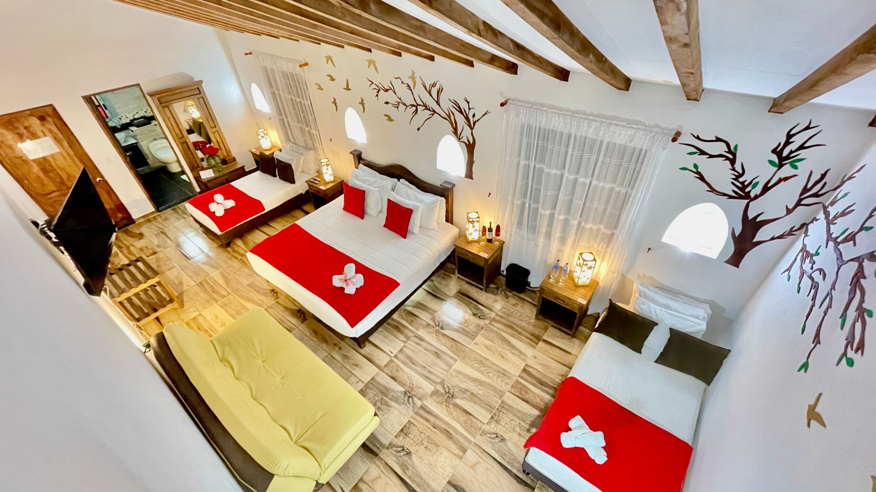 Quarto quádruplo | Ferros/tábuas de passar roupa, Wi-Fi de cortesia, roupa de cama