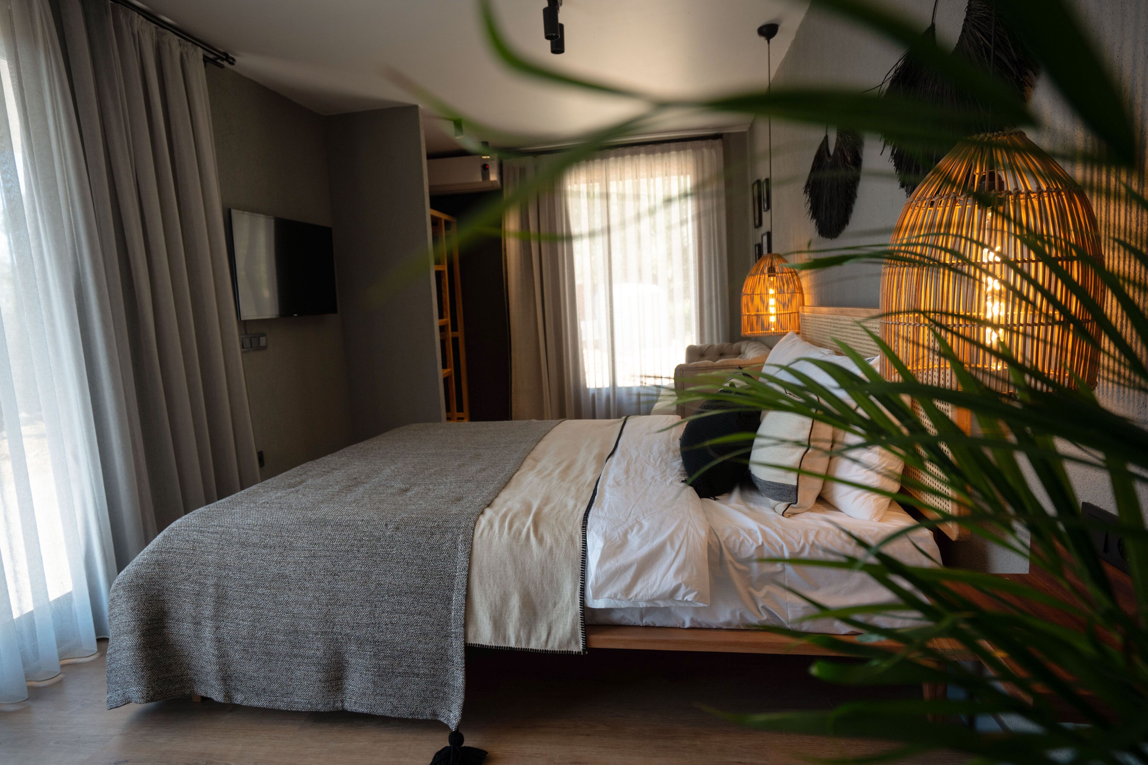Suíte estúdio romântica, 1 cama Queen, vista para o mar | Roupas de cama premium, camas Select Comfort, cofres nos quartos