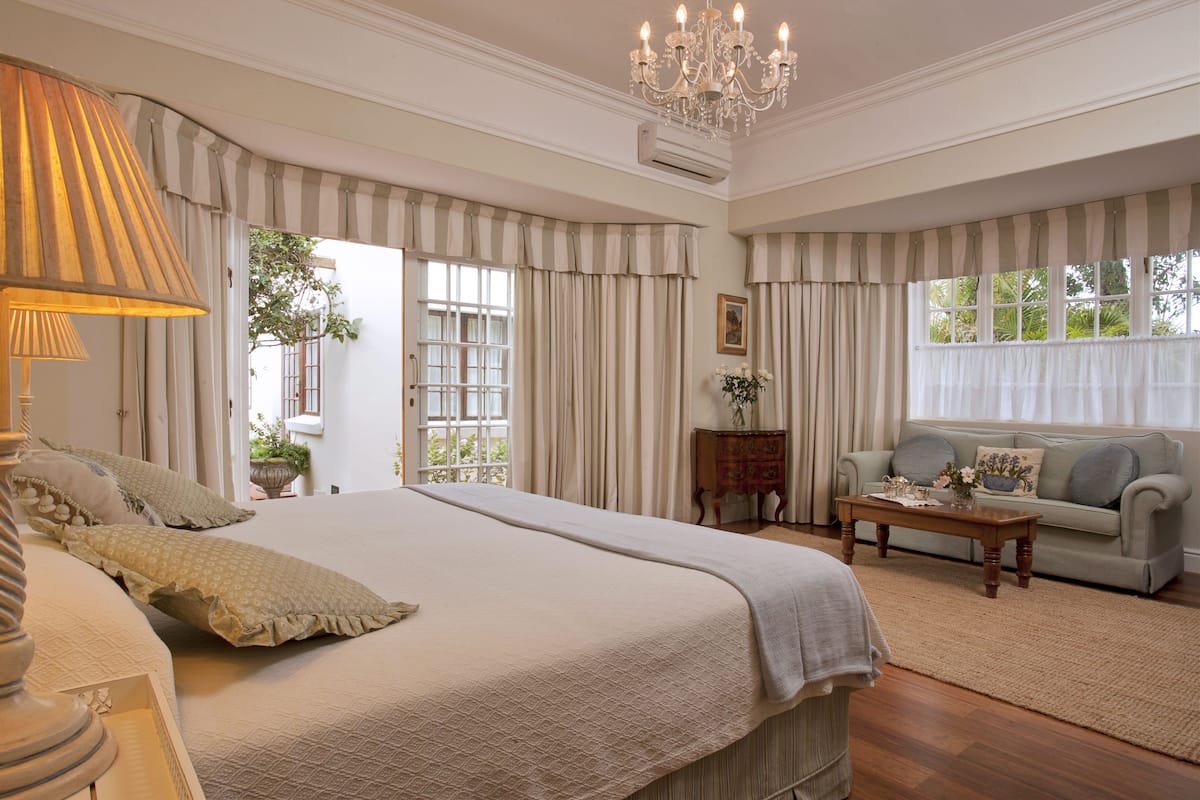 1 quarto, roupas de cama premium, frigobar, cofres nos quartos