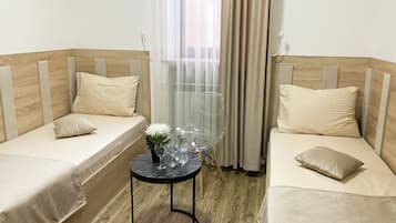 Quarto duplo standard | 1 quarto, roupas de cama premium, cortinas blackout