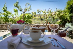 Pequeno-almoço continental diário incluído