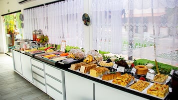Pequeno-almoço tipo buffet diário incluído