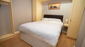 2 quartos, roupa de cama fornecida