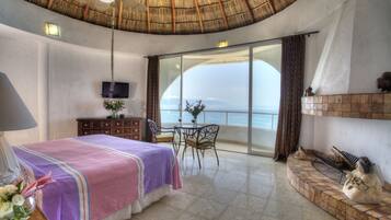 Panoramic Villa, Multiple Beds, Private Pool | 8 quartos, cofre com capacidade para portátil