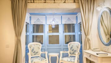 Suite Familiar, 2 quartos, varanda, Vista para a cidade (Cumbalı Suit) | Lençóis de algodão egípcio, roupa de alta qualidade, minibar