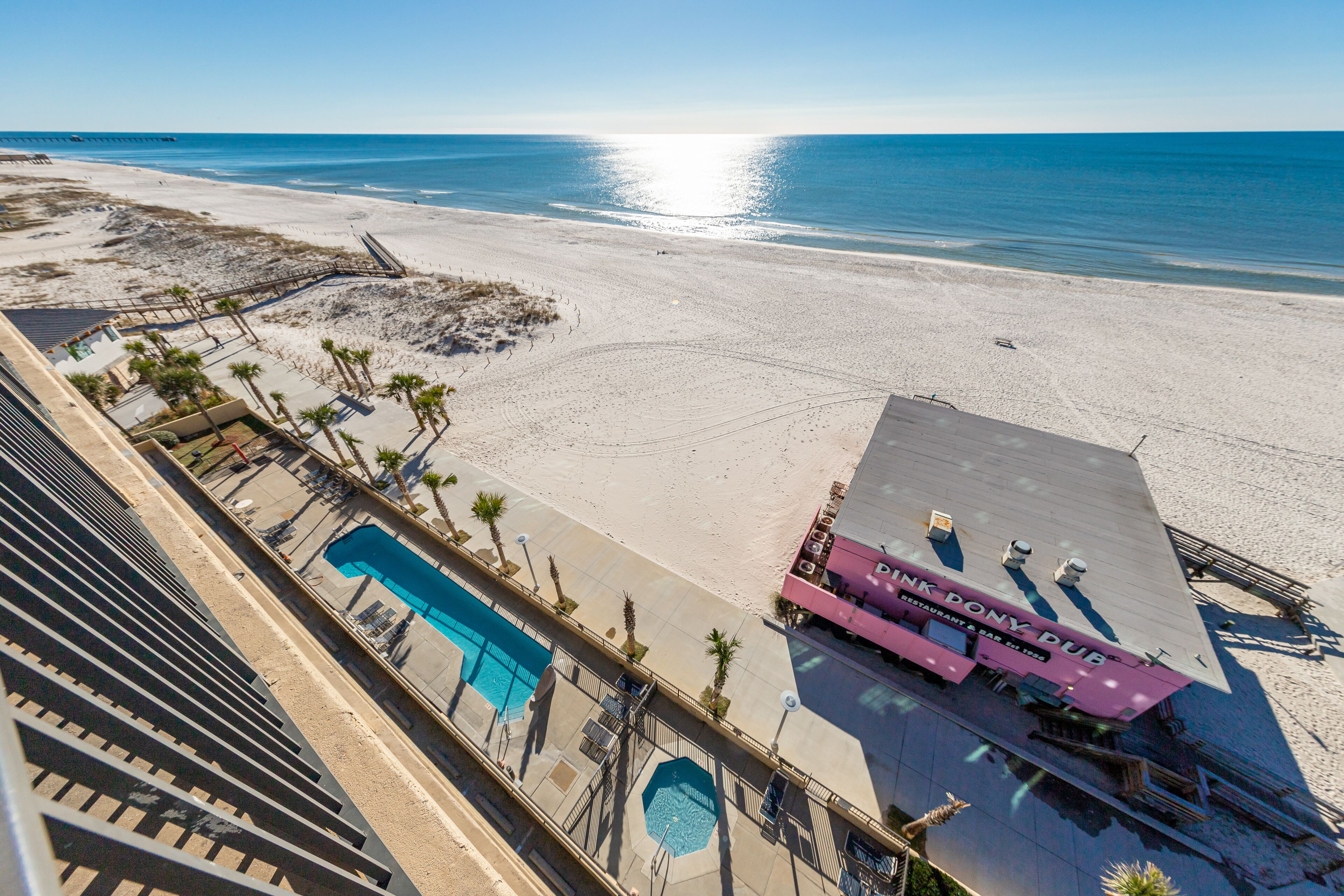 Na praia, areia branca 