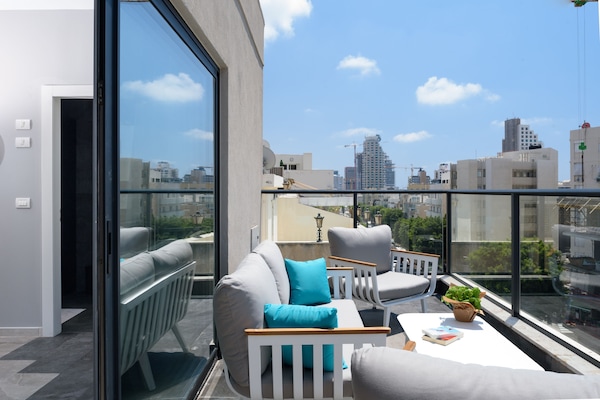 The Roof - By Sea Land Suites - Tel Aviv-Yafo