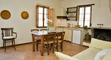 Apartamento, 2 quartos | Individualmente decorados, individualmente mobiliados, berços grátis