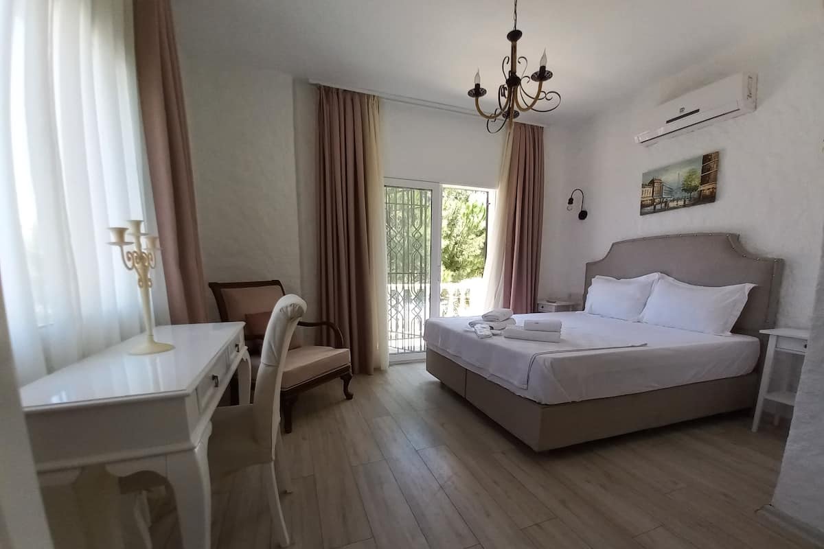 Quarto luxo | Roupas de cama premium, quartos à prova de som, Wi-Fi de cortesia