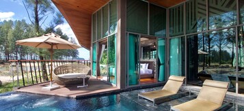 Two Bedrooms Private Pool Villa | Minibar, cofre no quarto, secretária, cortinas/cortinados opacos 