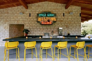 Bar junto à piscina