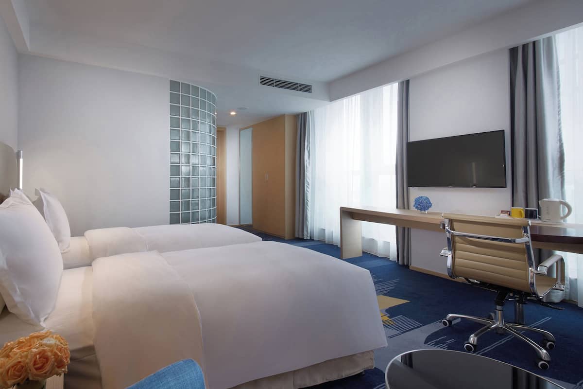 Quarto standard, 2 camas de solteiro (Minifridge) | Cofres nos quartos, escrivaninha, quartos à prova de som