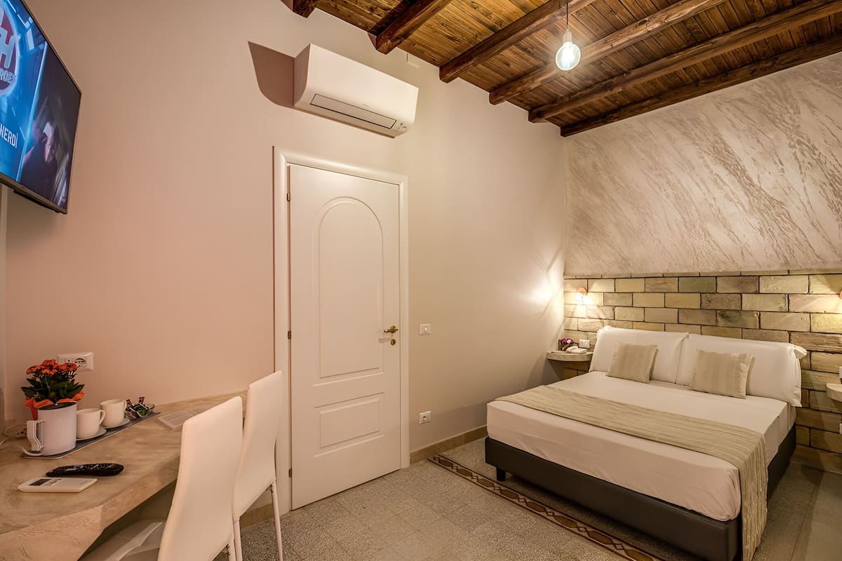 Quarto Duplo Económico, não fumadores | Lençóis italianos Frette, roupa de alta qualidade, edredões de penas
