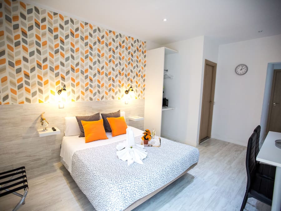 Quarto casal | Escrivaninha, quartos à prova de som, Wi-Fi de cortesia, roupa de cama