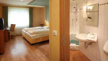 Quarto Duplo | Secretária, Wi-fi grátis, roupa de cama fornecida