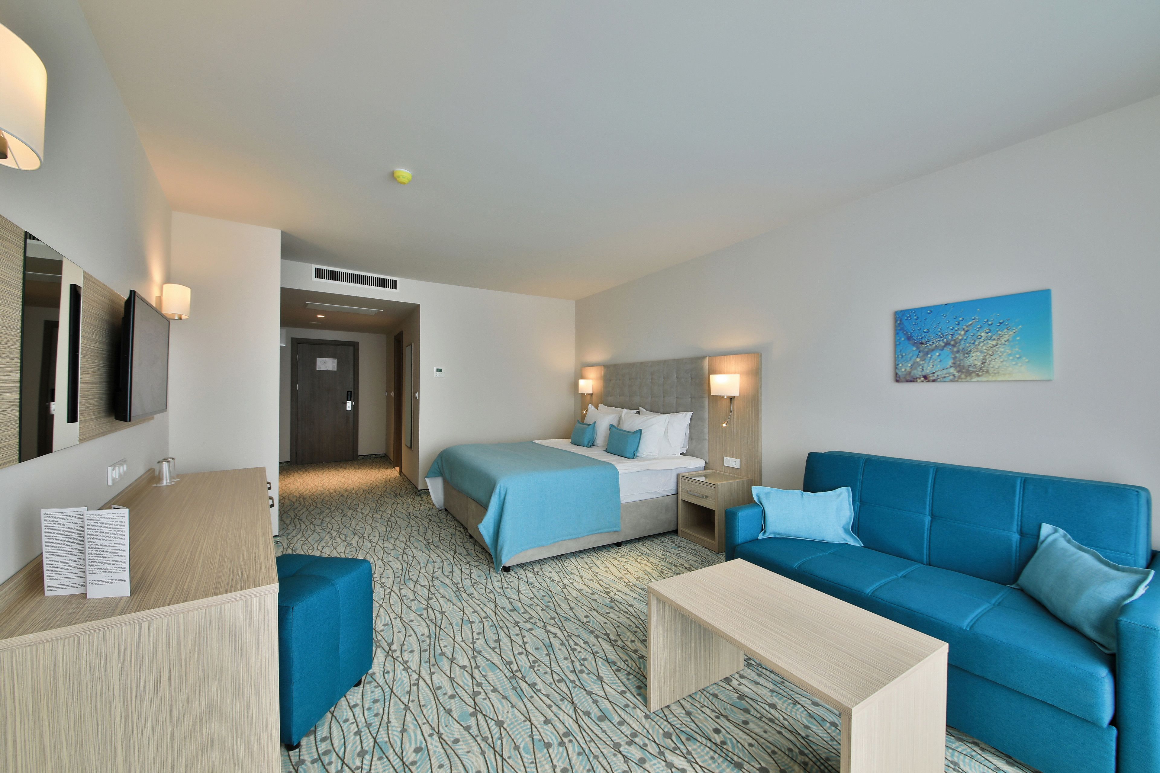 Roupa de alta qualidade, minibar, cofre no quarto, secretária 