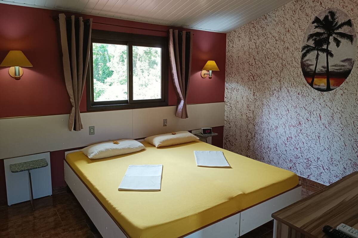 Minibar, cofre no quarto, secretária, Wi-fi grátis