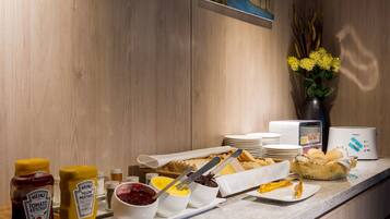 Buffet de pequeno-almoço